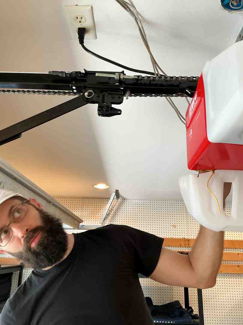 Garage door opener installation in Bee Cave TX: Top Expert